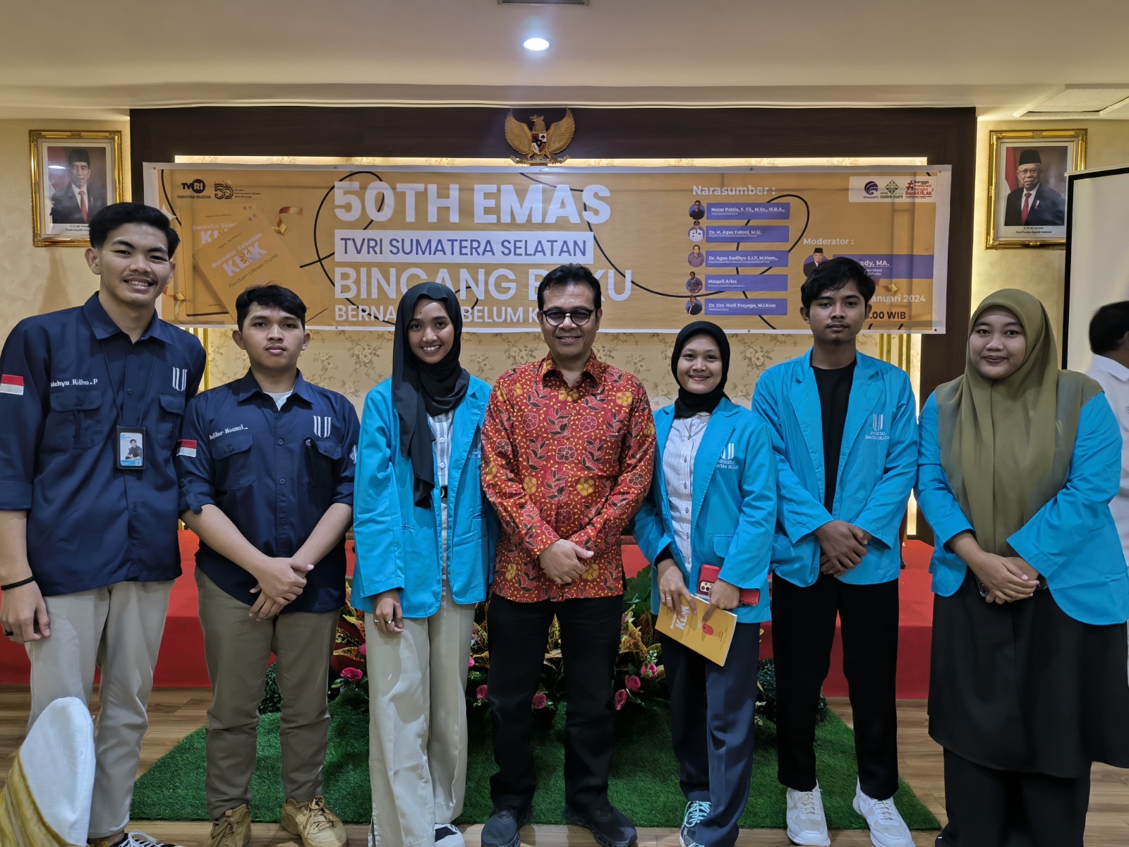 Mahasiswa Ilmu Komunikasi USS Menghadiri Kegiatan Bincang Buku HUT 50 ...